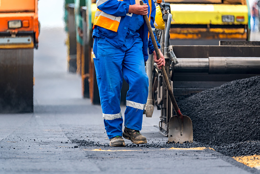 Selecting the Perfect Asphalt Compactor for Road Work