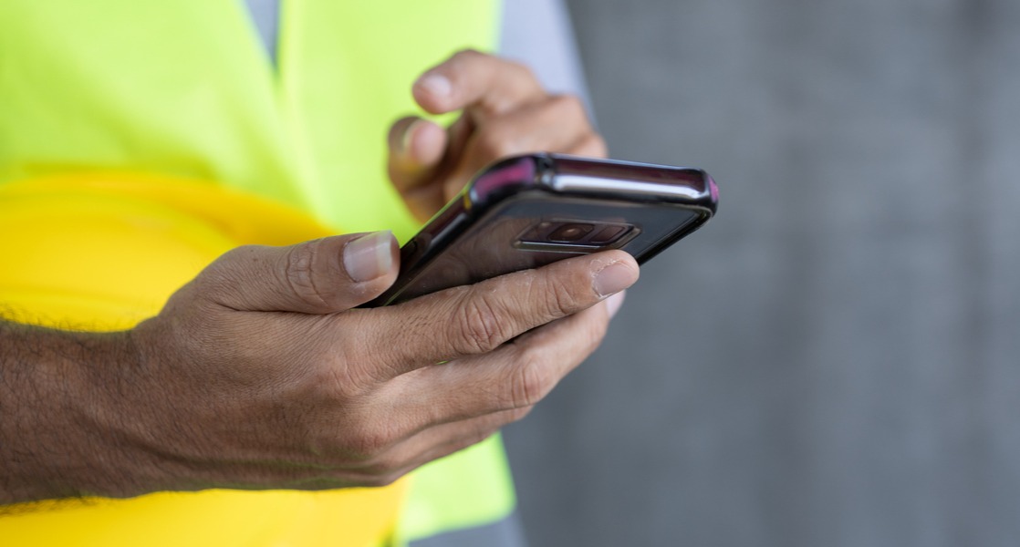 The Best Phone Cases for Construction Workers